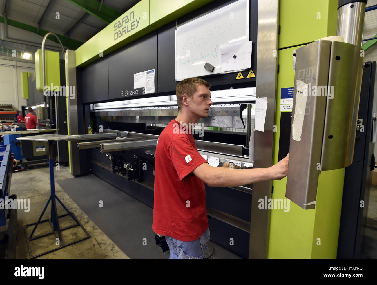 KOMA Modular, Vizovice. 16th Aug, 2017. Production of the container ...