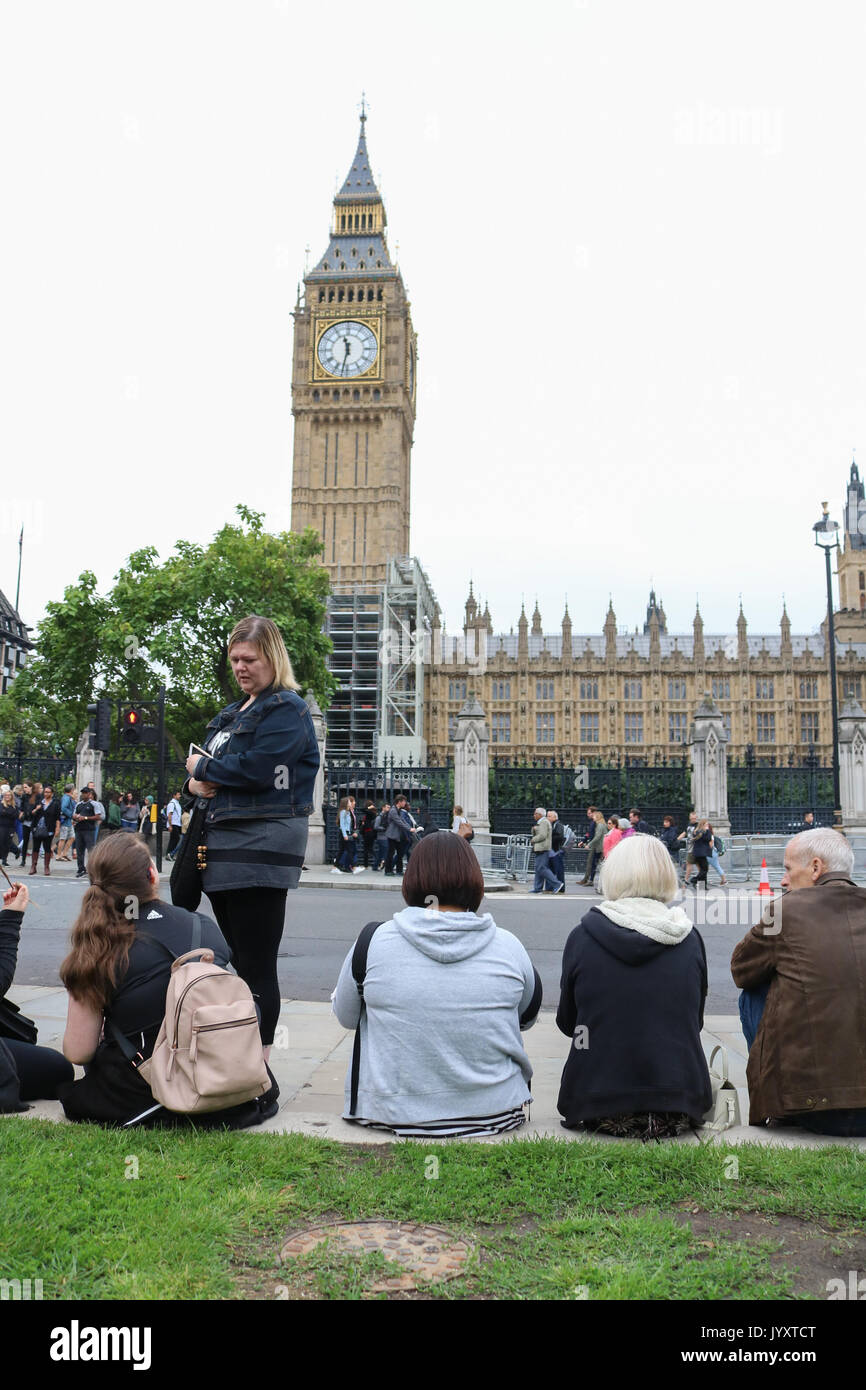 London, UK. 21st Aug, 2017. Large crowds gather at Parliament Square ...