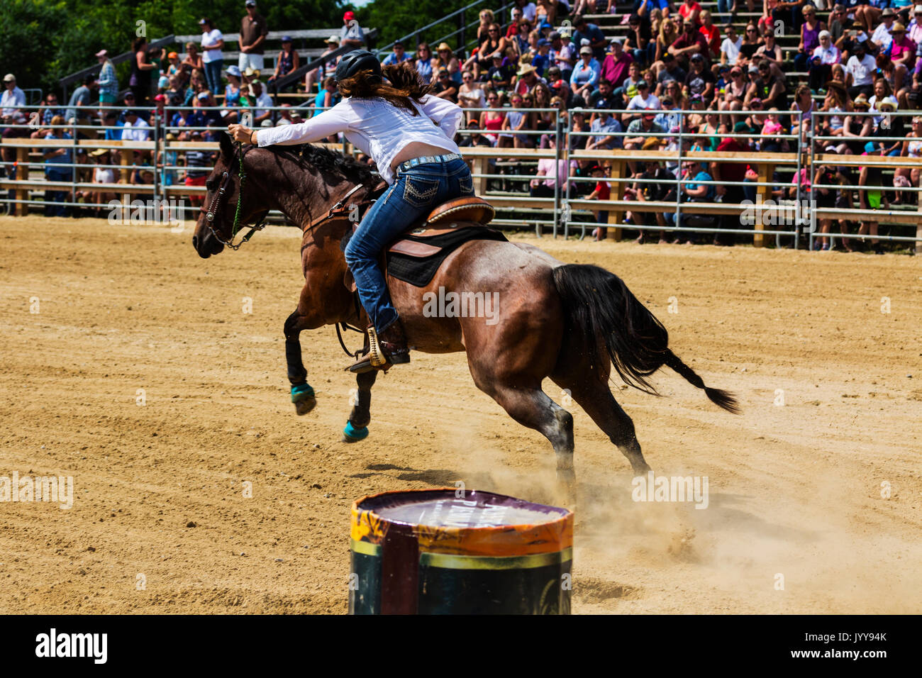 Cowgirls barrel racing hi-res stock photography and images - Alamy