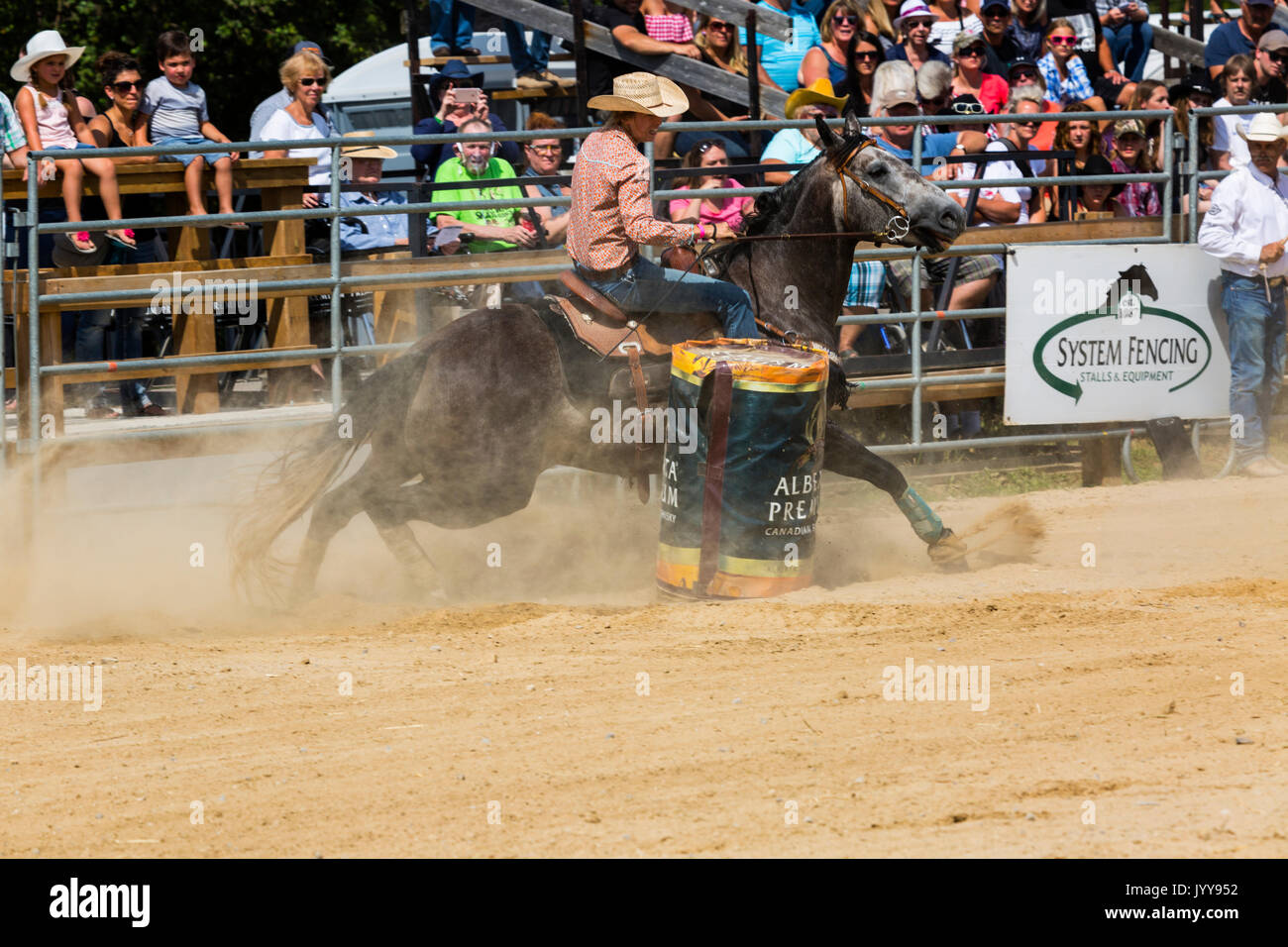 Cowgirls barrel racing hi-res stock photography and images - Alamy