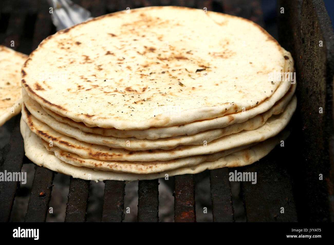 Cooking pita hi-res stock photography and images - Alamy
