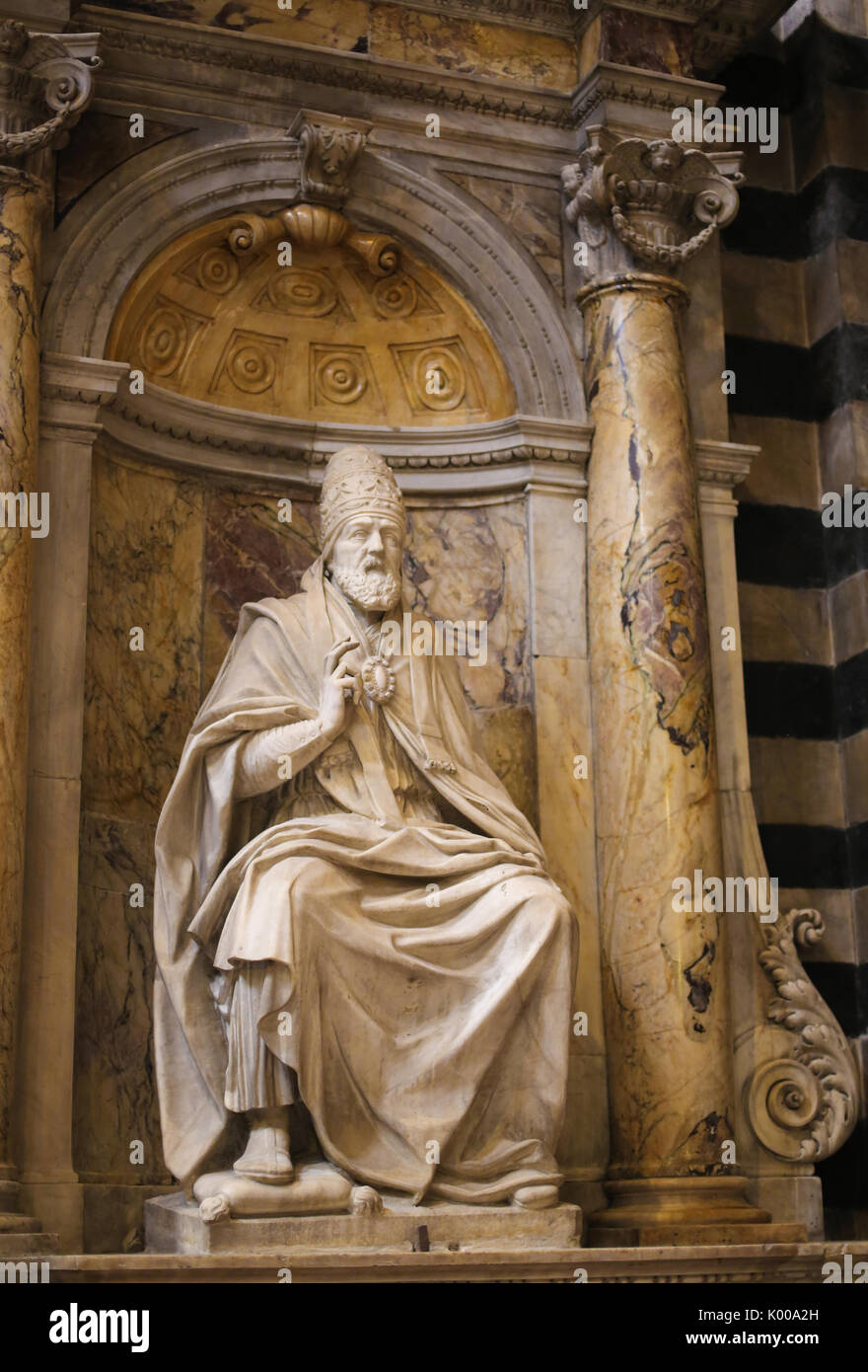 Statue of Pope Marcellus II (1501-1555) in the Cathedral of Siena ...