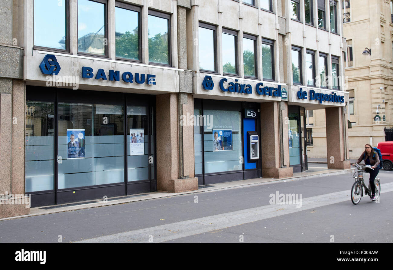 Caixa bank logo hi-res stock photography and images - Alamy