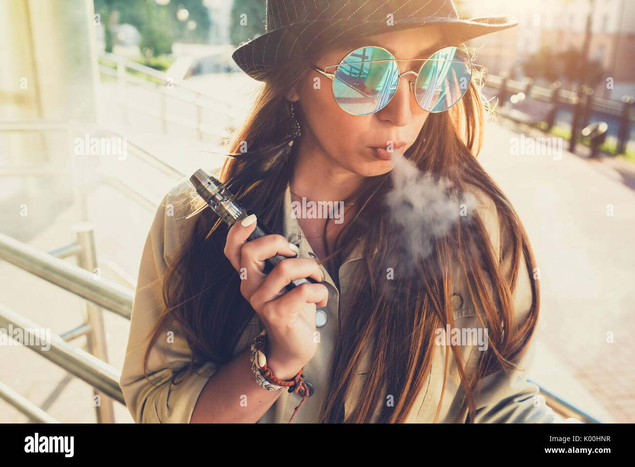 Filling device hi-res stock photography and images - Alamy