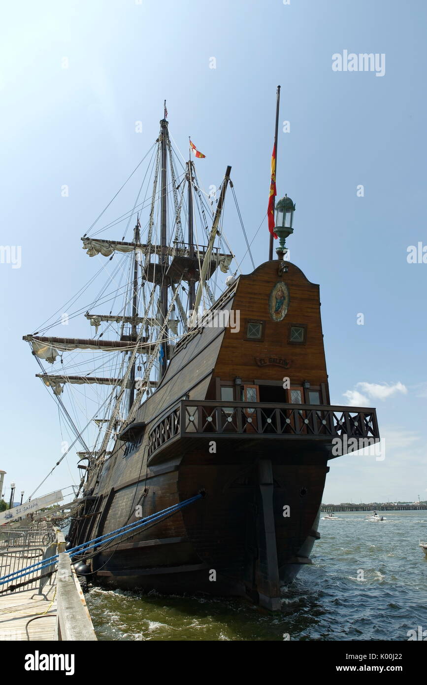 Galleon rigging 18th century hi-res stock photography and images - Alamy