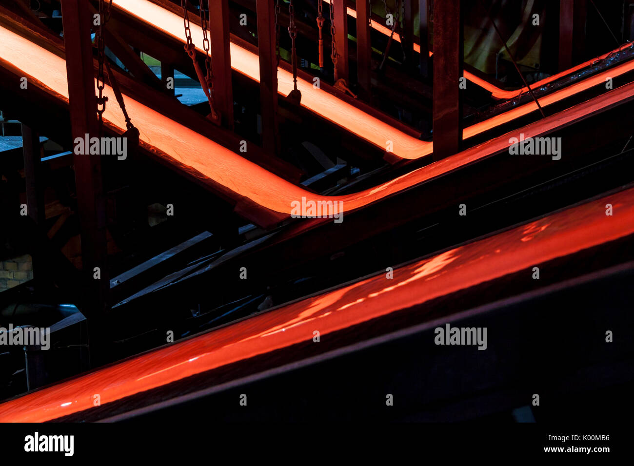 Glass production line hi-res stock photography and images - Alamy