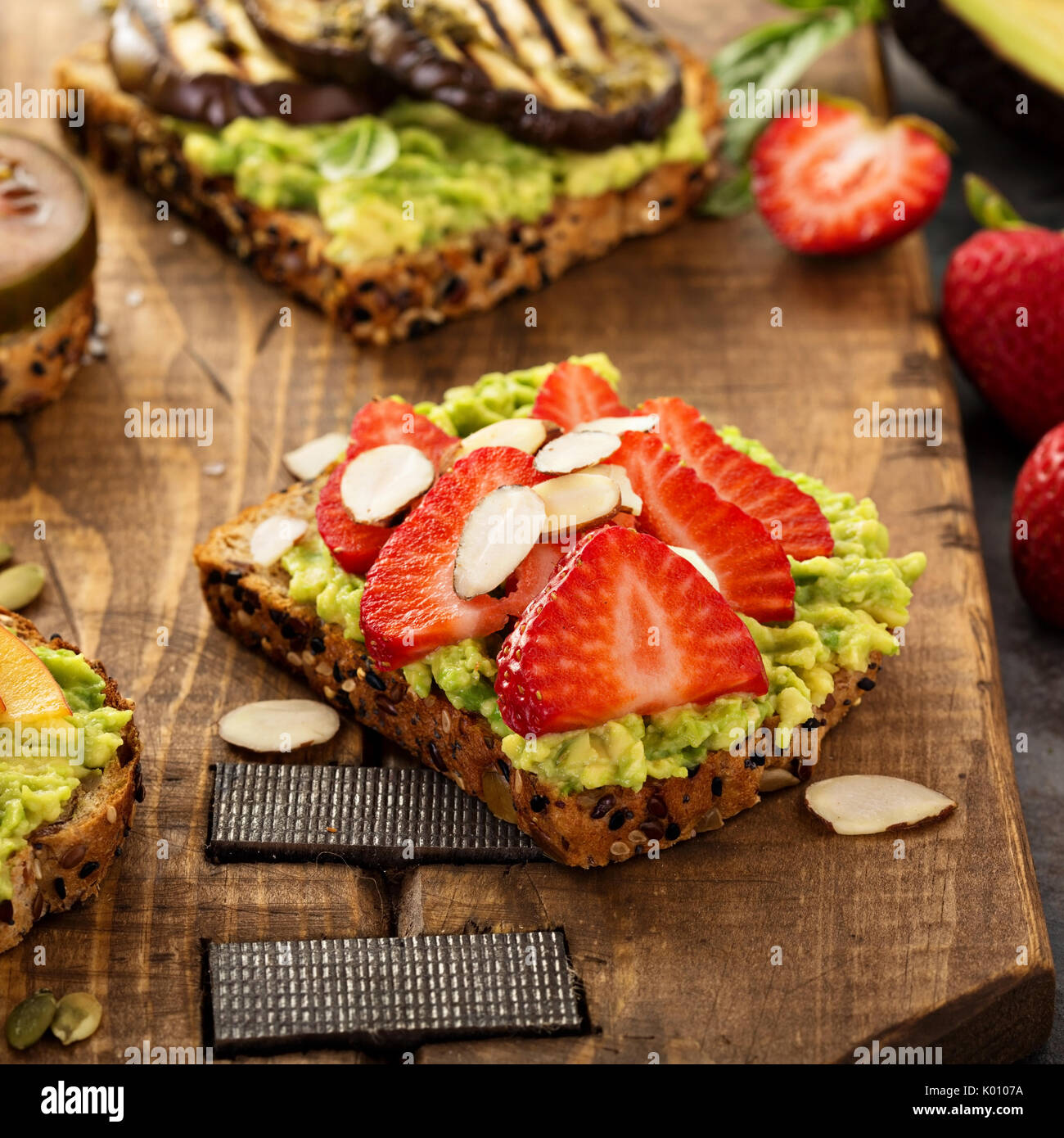 Avocado toasts hi-res stock photography and images - Alamy