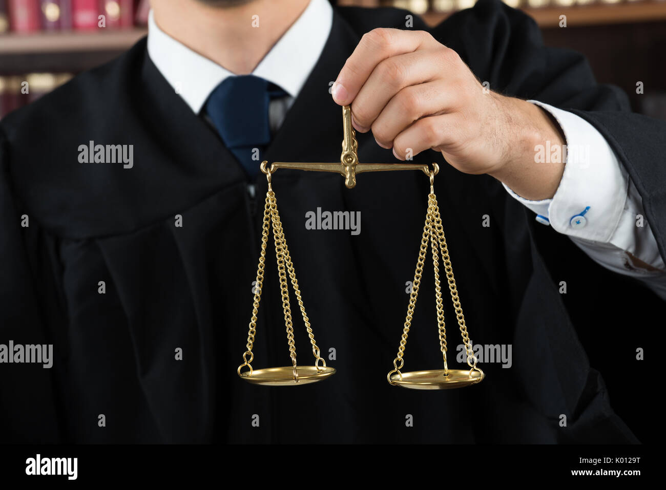 Justice scale hi-res stock photography and images - Alamy