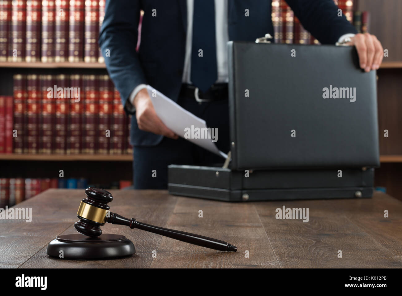 Person standing trial courtroom hi-res stock photography and images - Alamy