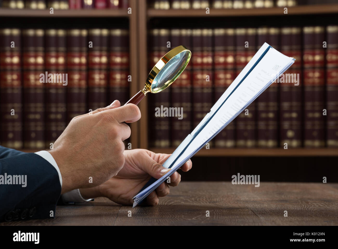 Magnifying glass document hi-res stock photography and images - Alamy