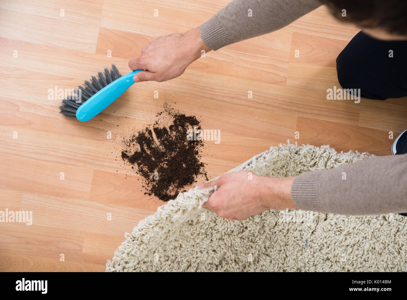 Mud house floor hi-res stock photography and images - Alamy