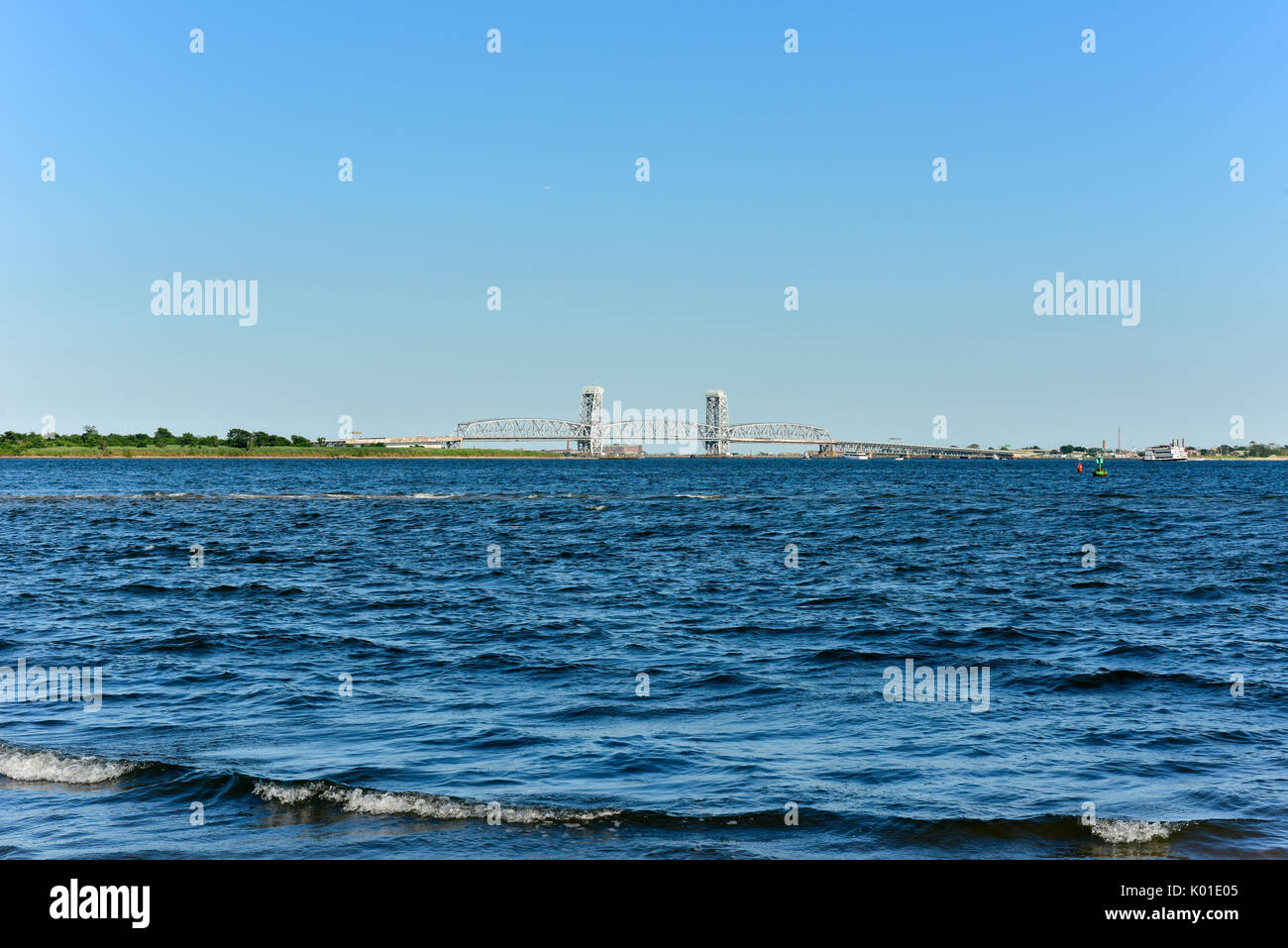 Marine Parkway-Gil Hodges Memorial Bridge as seen from Brooklyn, New ...