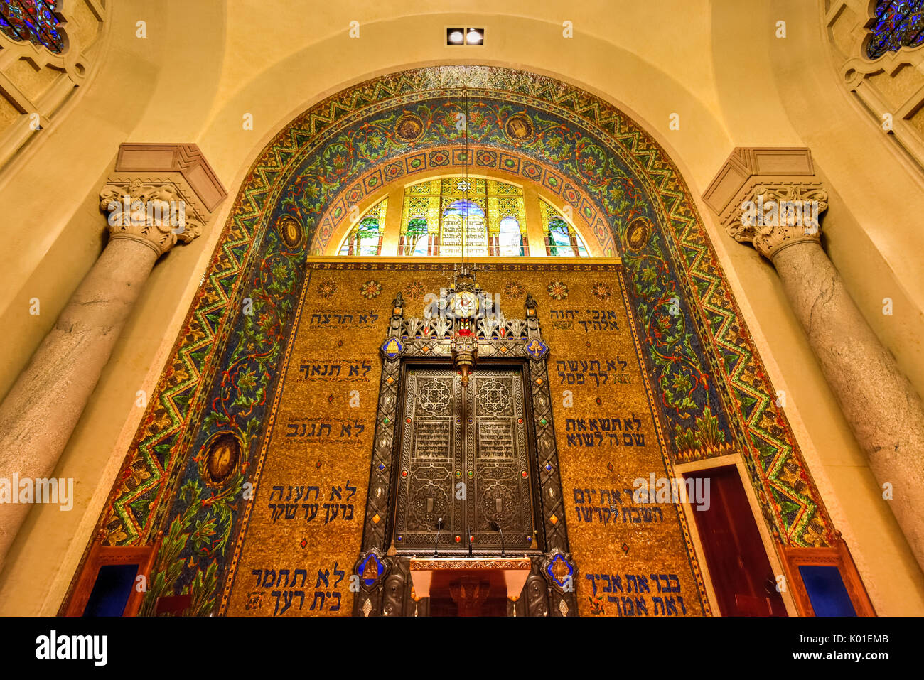 The jewish congregation hi-res stock photography and images - Alamy