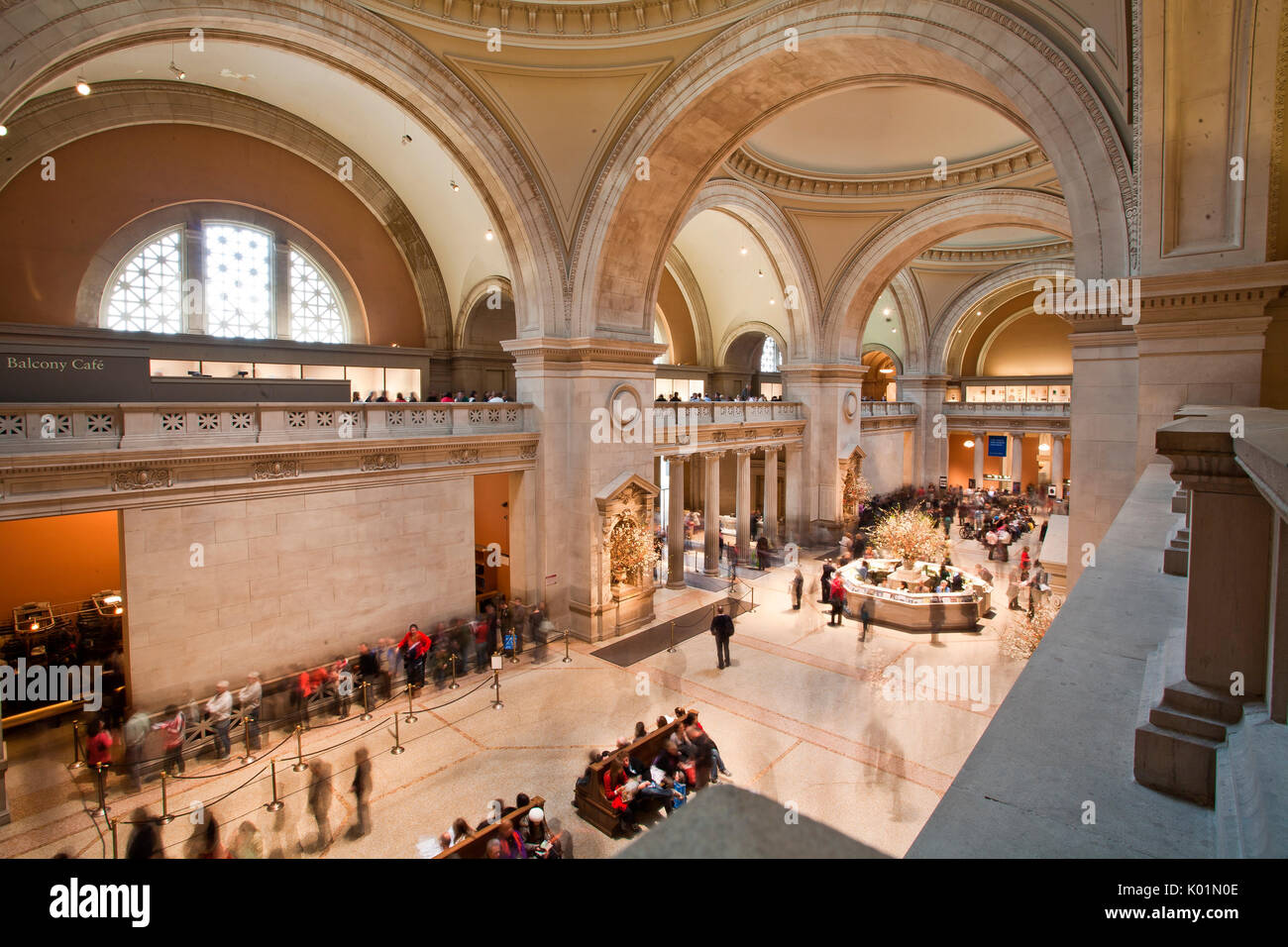 Tourists visiting the Metropolitan Museum in New York USA Stock Photo ...