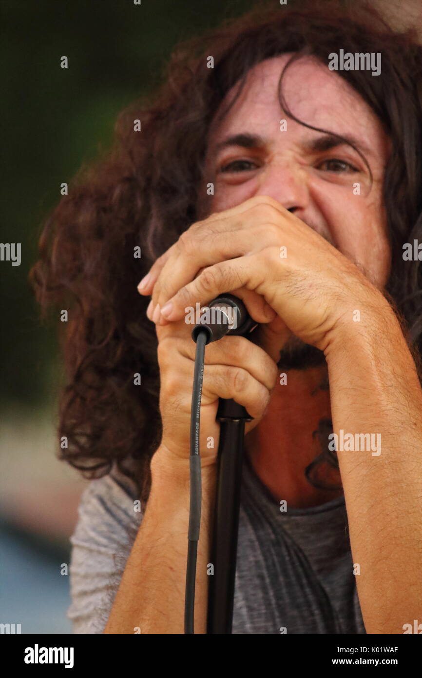 Singer rock concert hi-res stock photography and images - Alamy