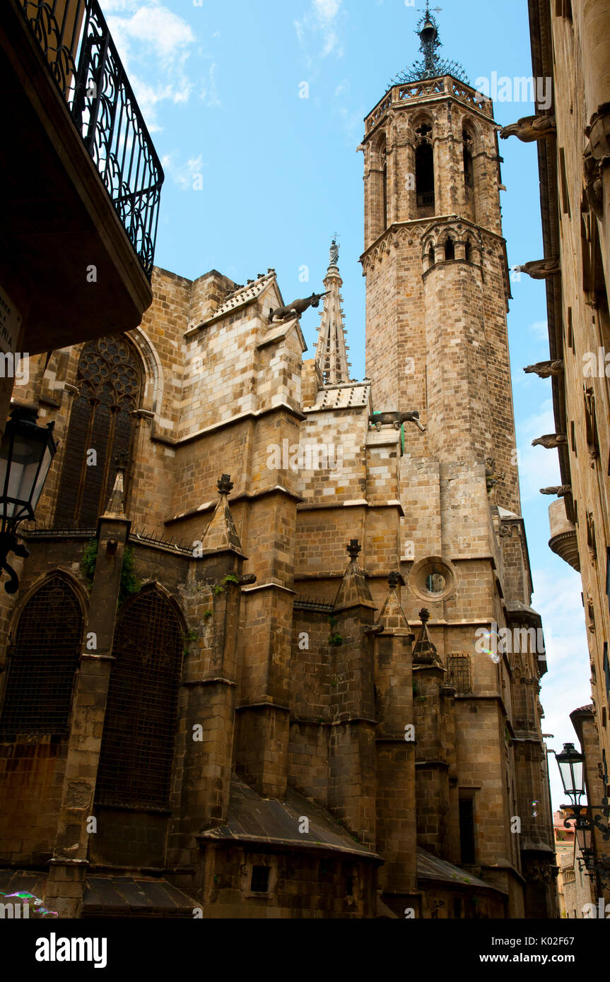 Back cathedral hi-res stock photography and images - Alamy