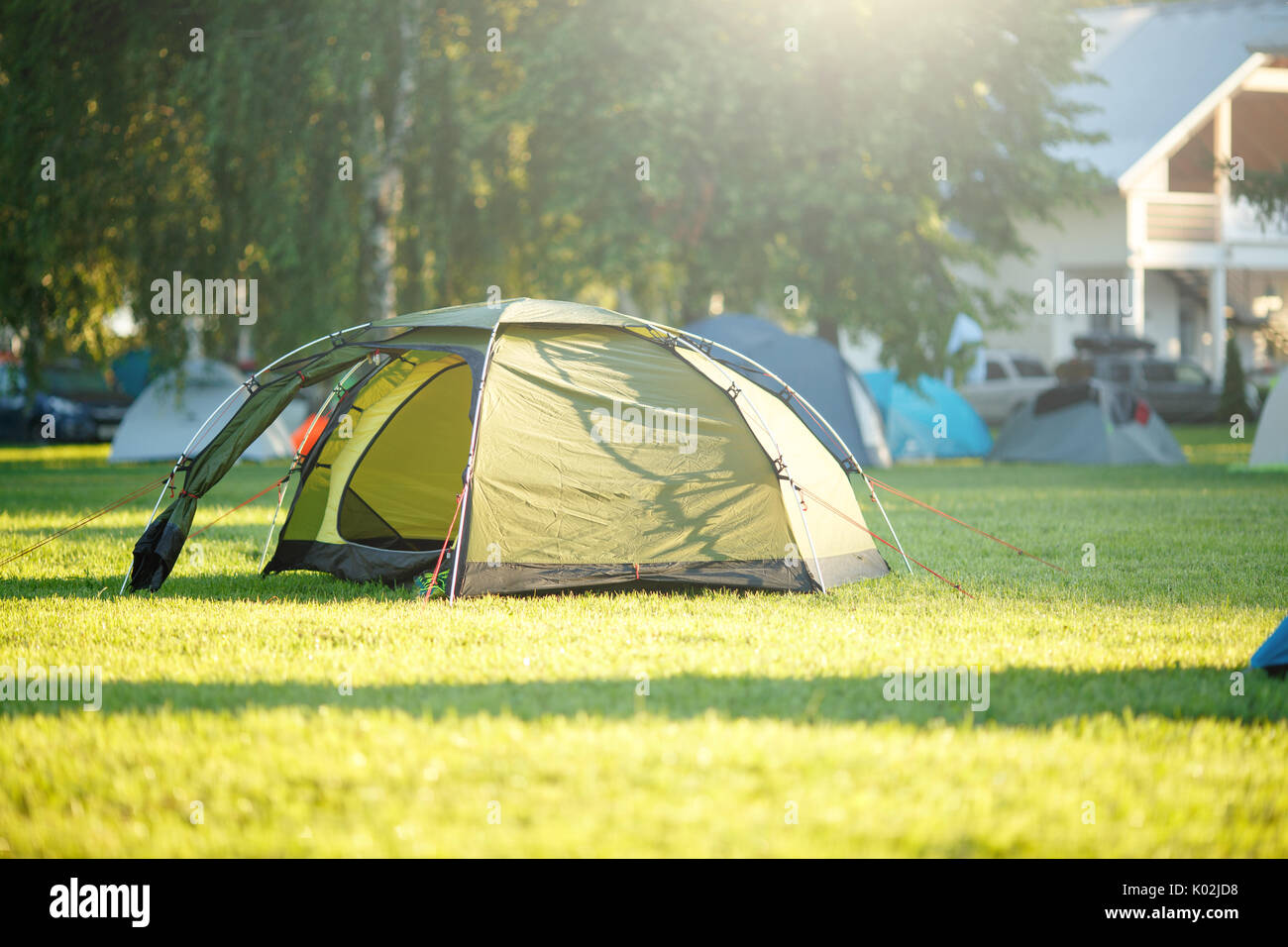 Green tent hi-res stock photography and images - Alamy