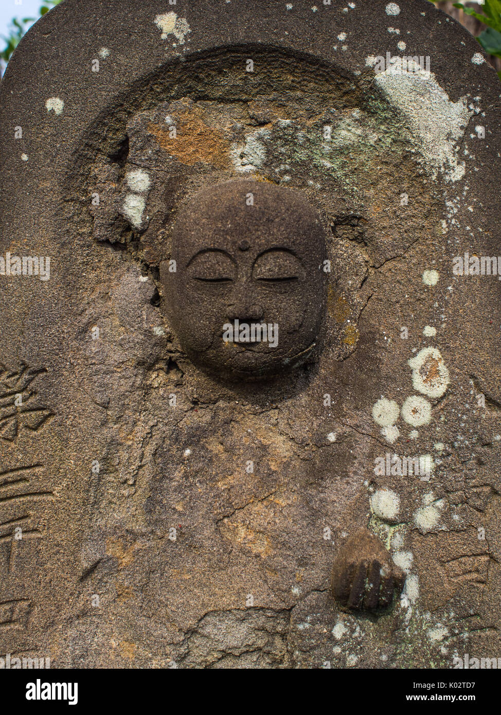 Crumbling statue hi-res stock photography and images - Alamy