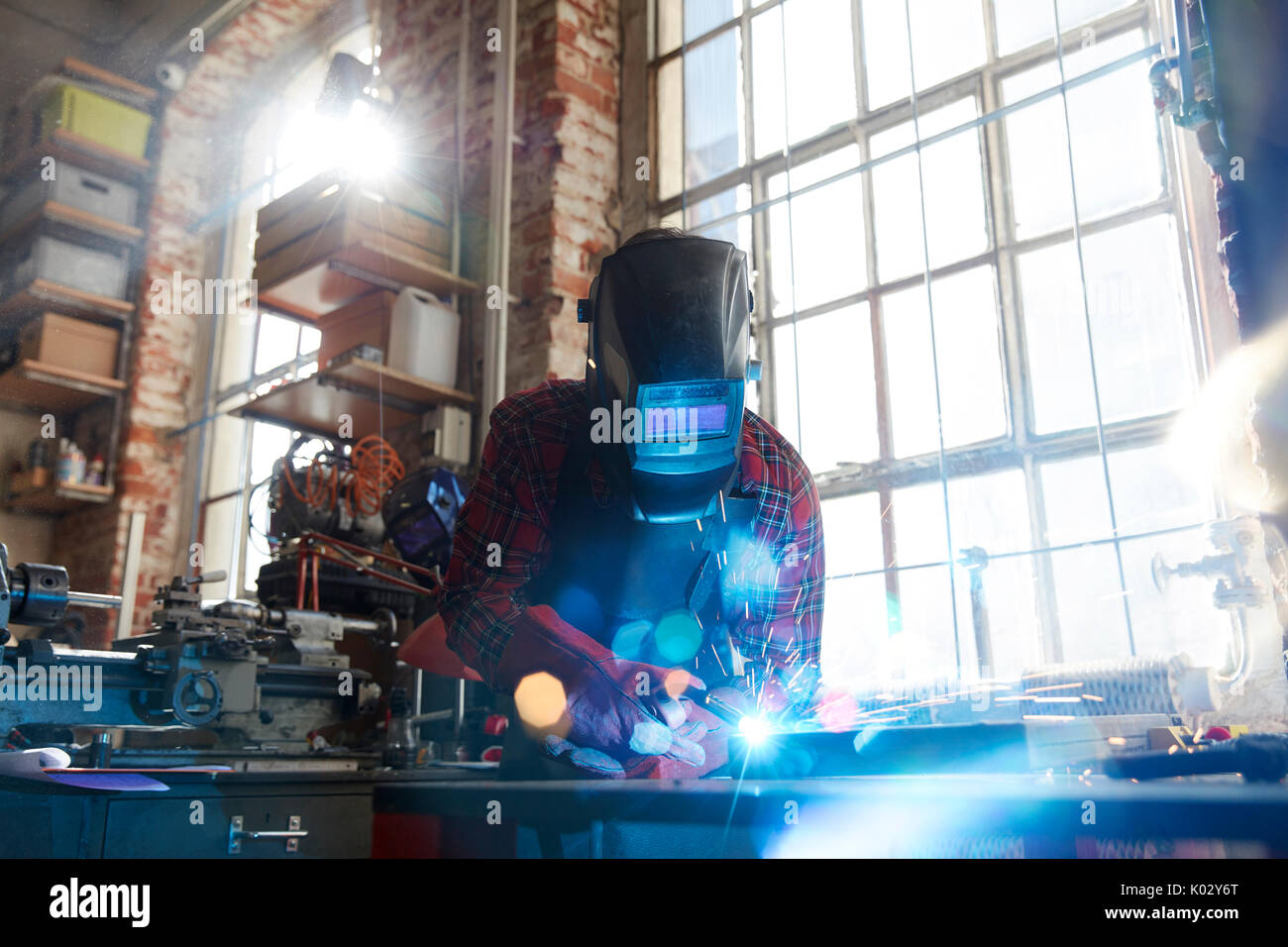 Welding mask hi-res stock photography and images - Alamy