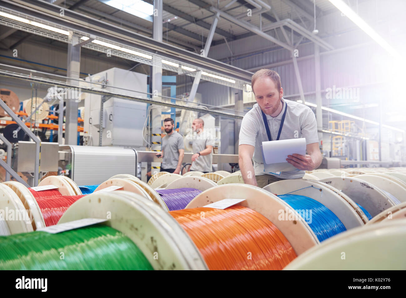 Worker checking quality control hi-res stock photography and images - Alamy