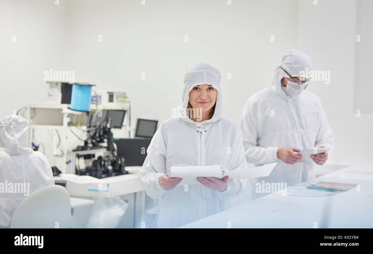 Real laboratory hi-res stock photography and images - Alamy