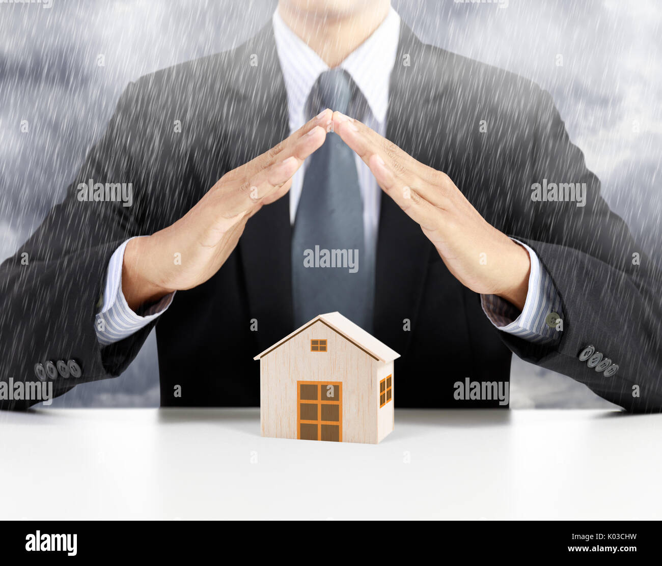 Family under cover storm hi-res stock photography and images - Alamy