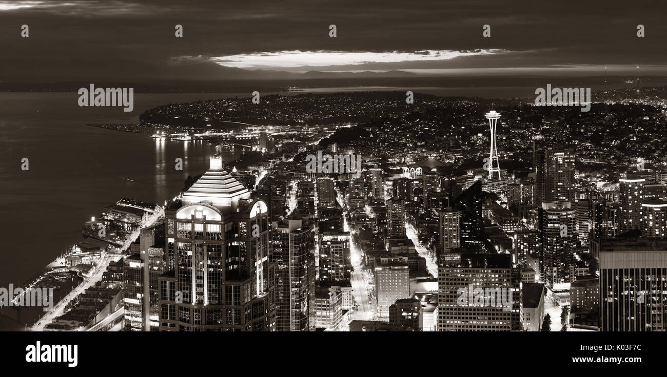 Seattle rooftop panorama view with urban architecture at night Stock ...