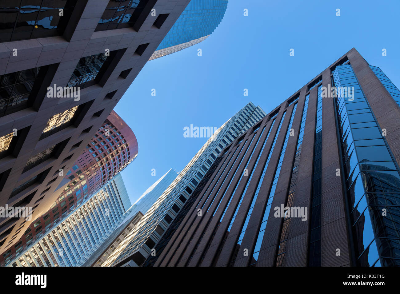 Glass structure and street level hi-res stock photography and images ...