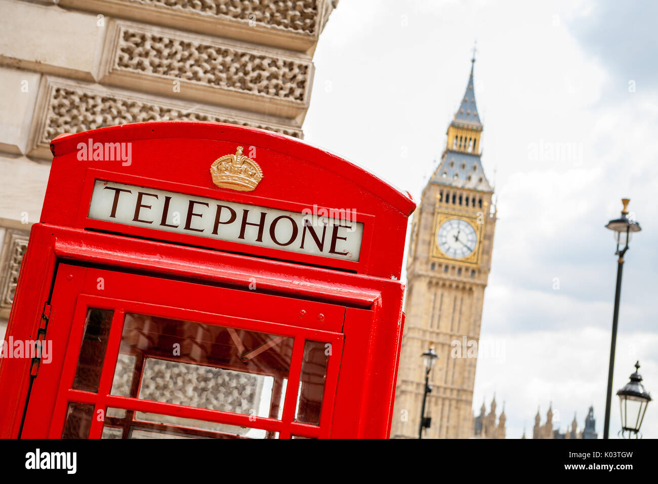 Big ben and red telephone box hi-res stock photography and images - Alamy