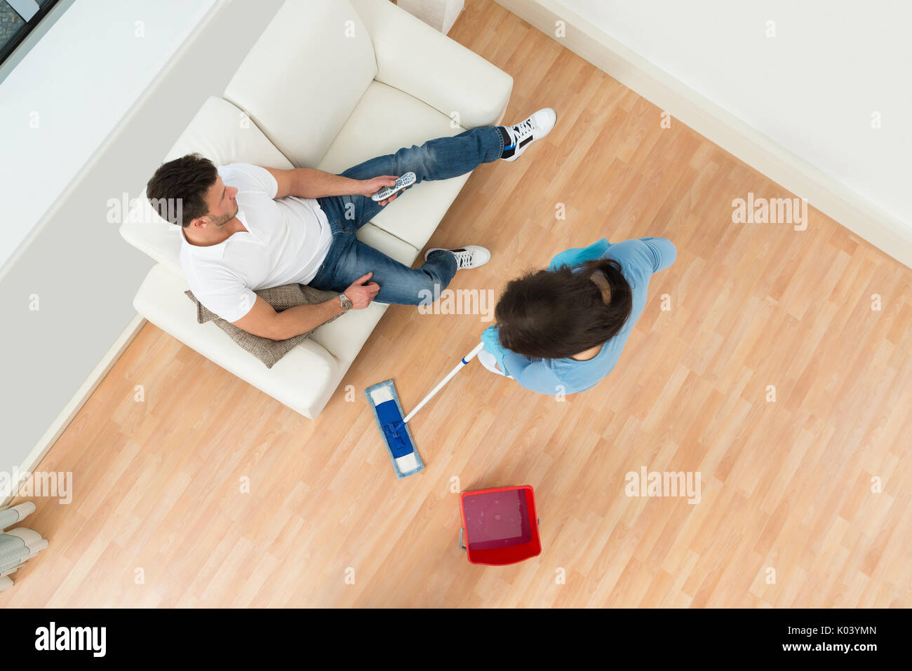 Couple watching cleaning hi-res stock photography and images - Alamy