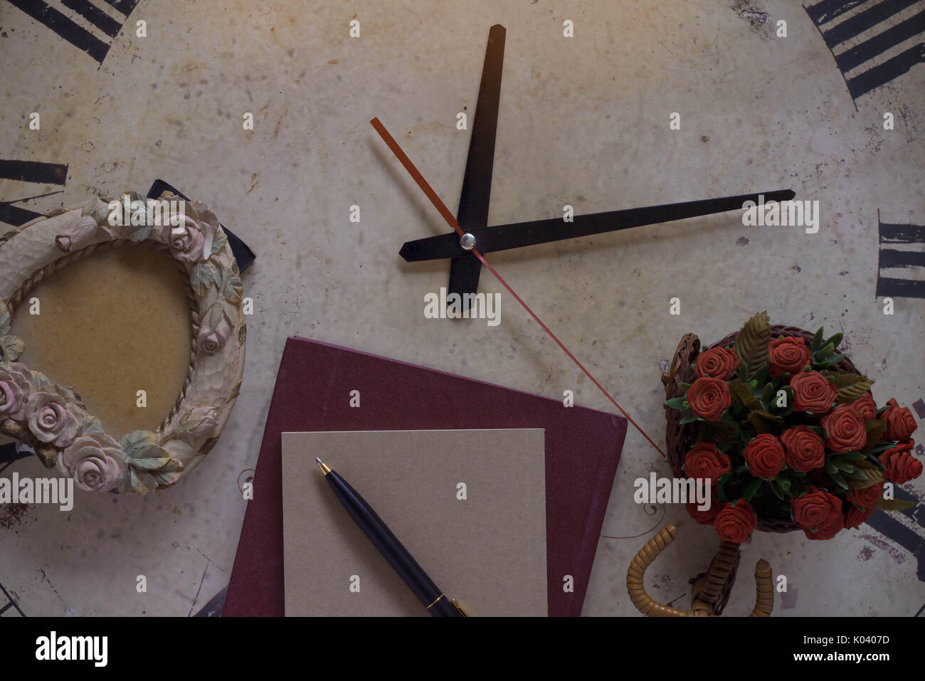 Old frames still life hi-res stock photography and images - Alamy