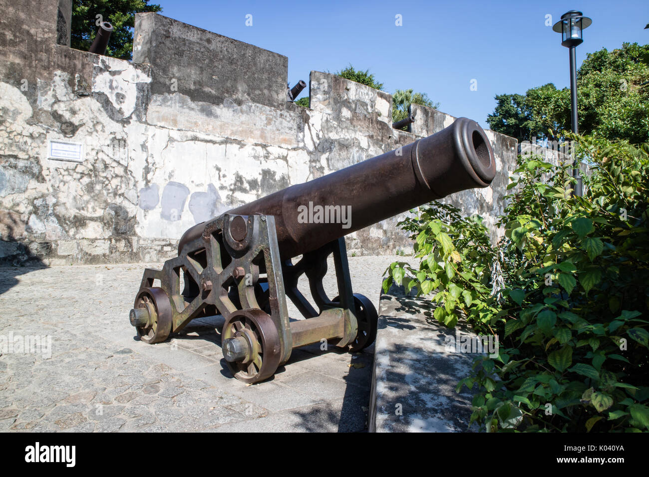 Monte Fort cannon and fortified walls from Macau Stock Photo - Alamy