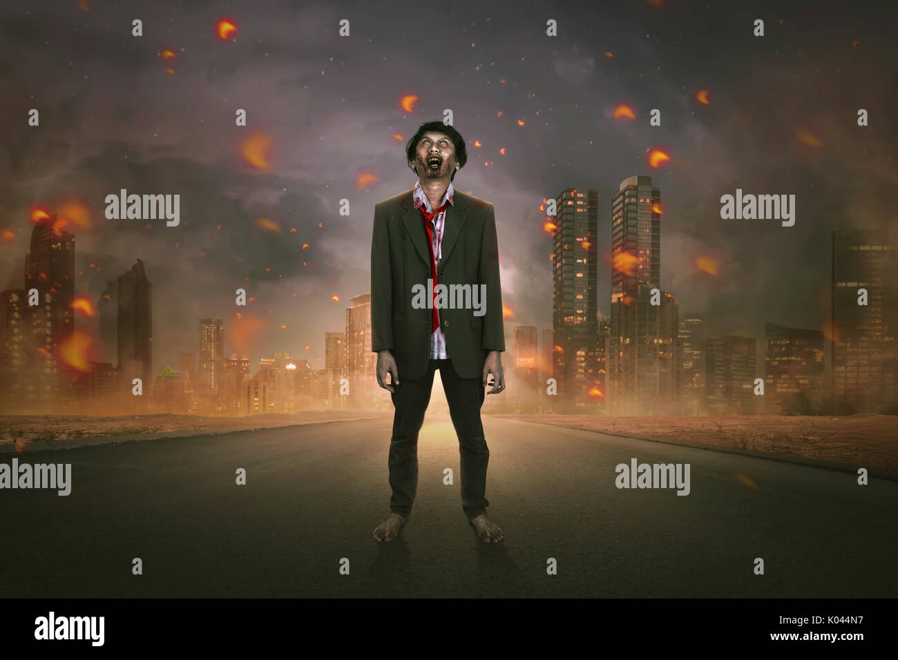 Creepy man in suit hi-res stock photography and images - Alamy