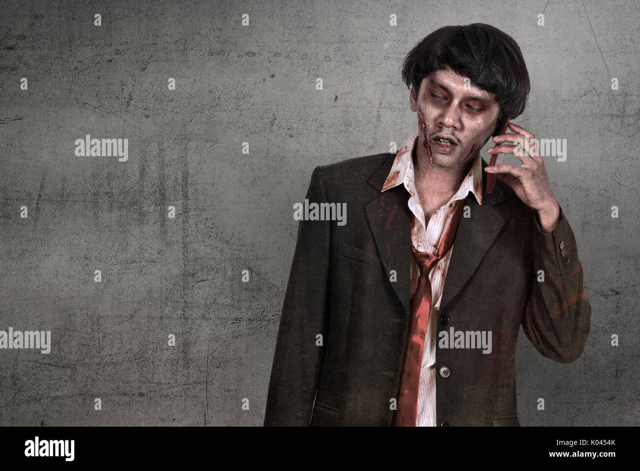 Creepy man in suit hi-res stock photography and images - Alamy