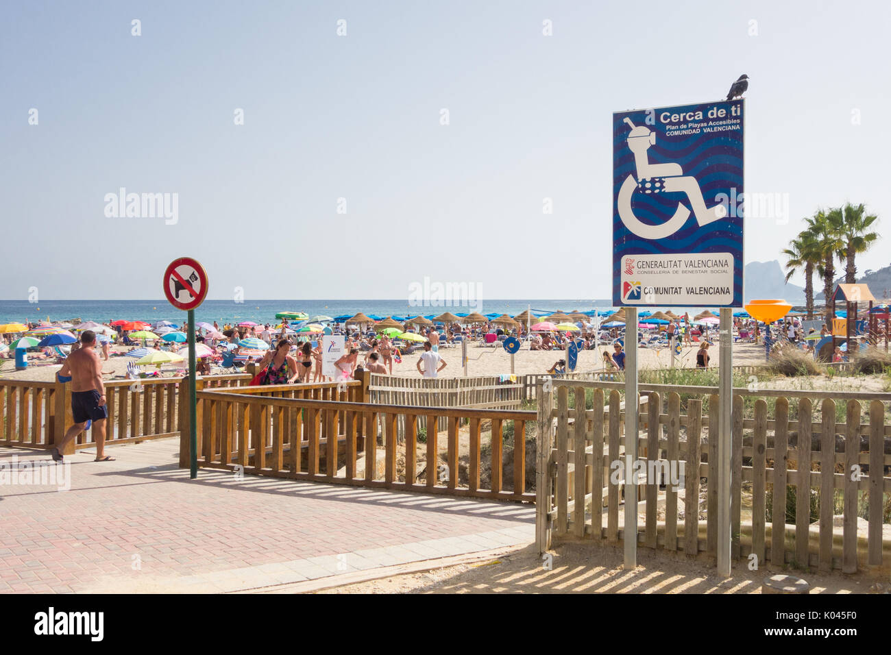 Disabled beach access hi-res stock photography and images - Alamy