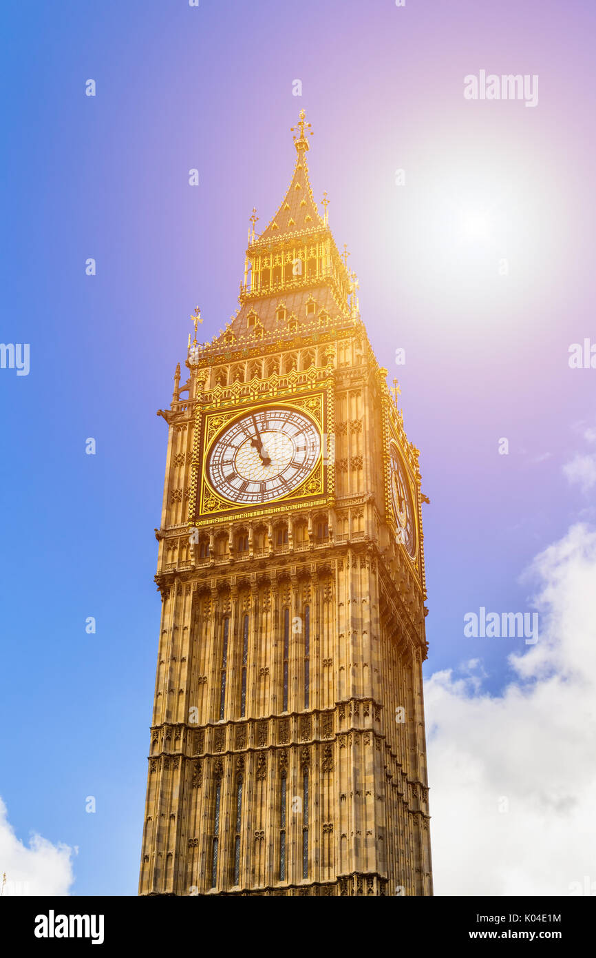 London landmark clock tower hi-res stock photography and images - Alamy