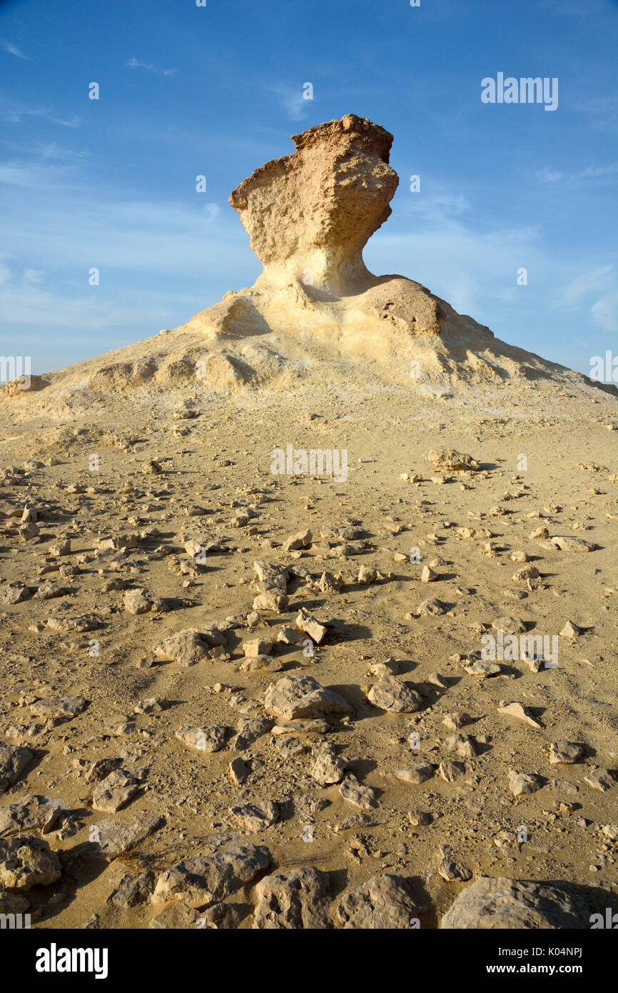 Limestone formation in Bir Zekreet, Qatar Stock Photo - Alamy