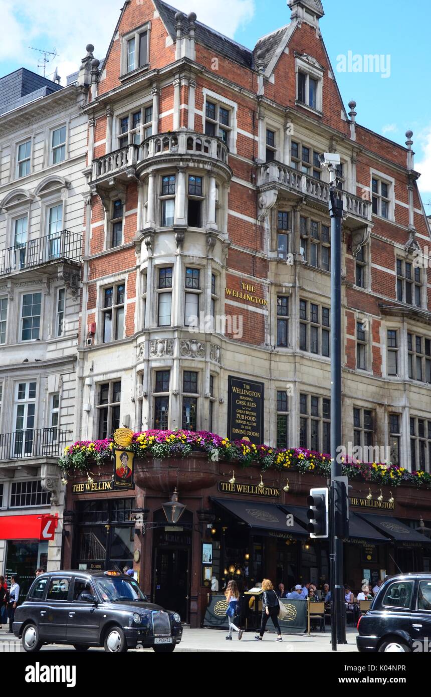 Nicholsons Stock Photos & Nicholsons Stock Images - Alamy