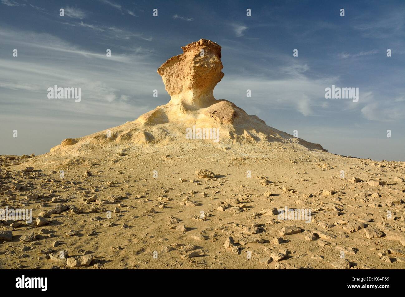 Limestone formation in Bir Zekreet, Qatar Stock Photo - Alamy