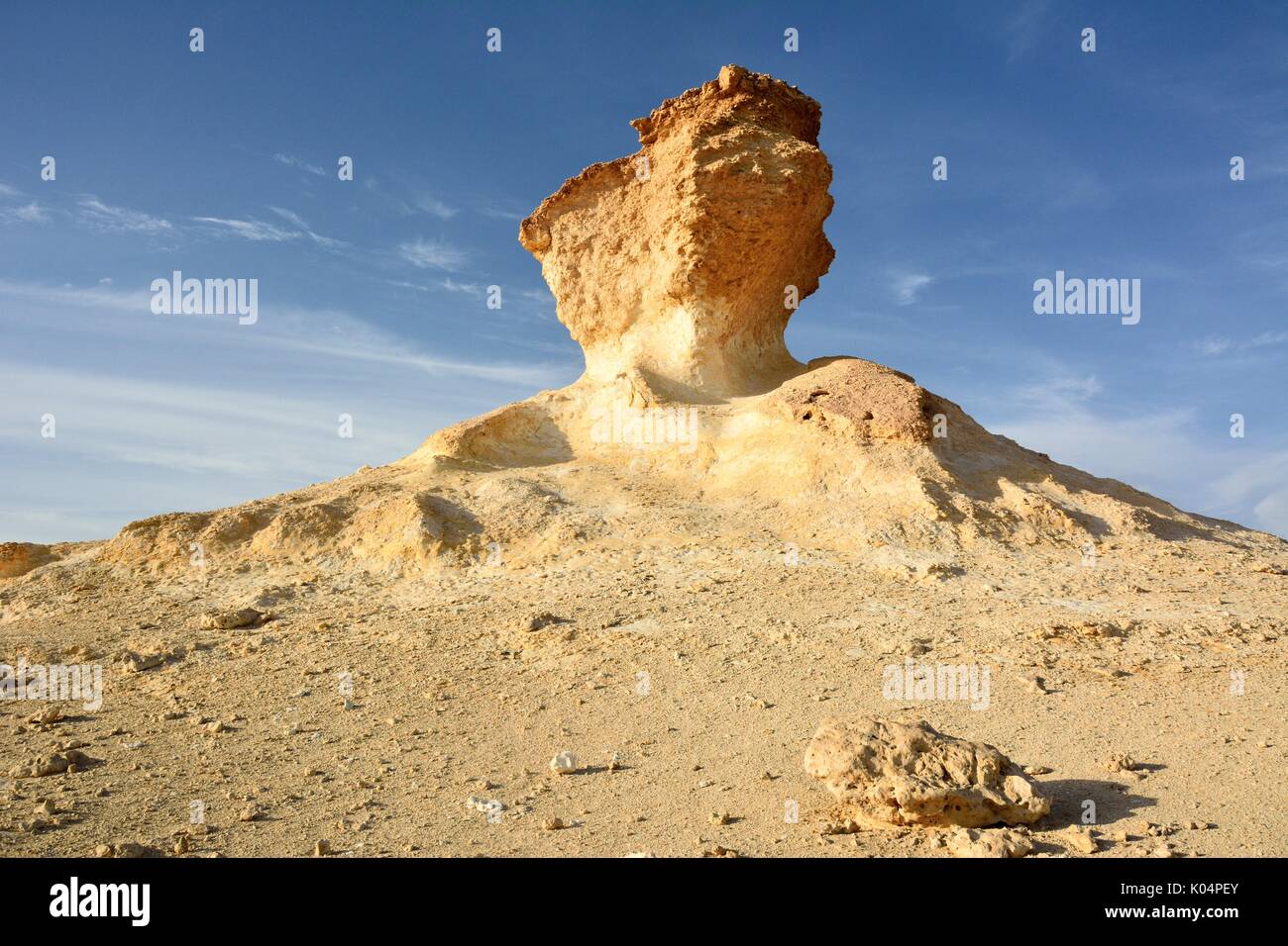 Limestone formation in Bir Zekreet, Qatar Stock Photo - Alamy