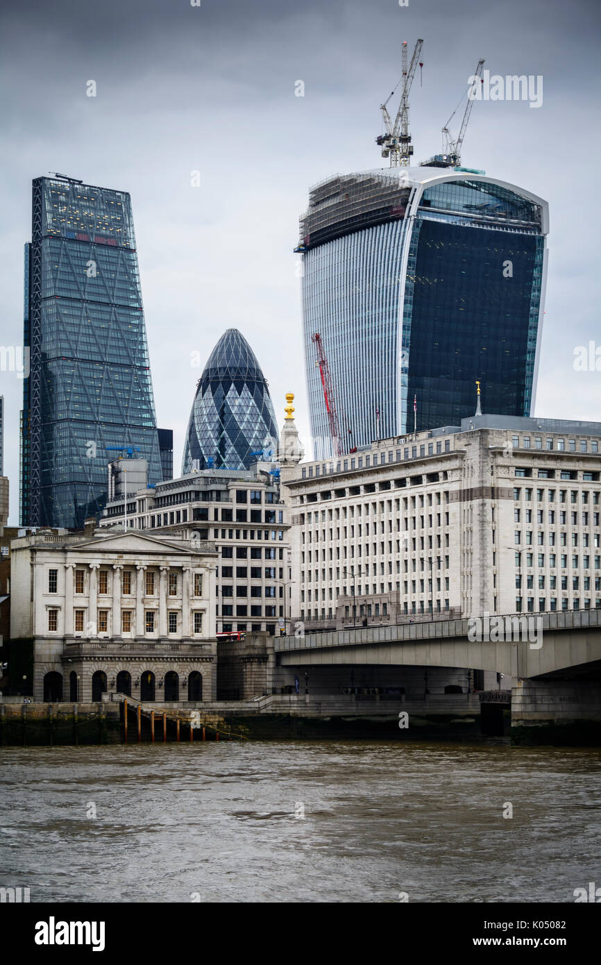 Moody urban street water tower hi-res stock photography and images - Alamy