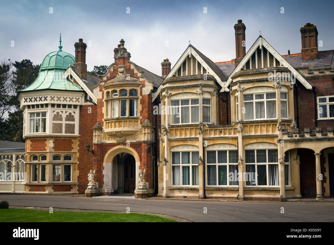 Bletchley park mansion hi-res stock photography and images - Alamy