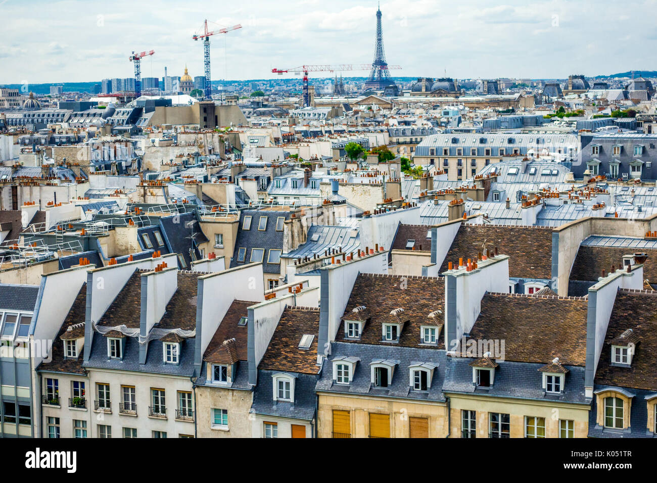 Paris rooftops hi-res stock photography and images - Alamy