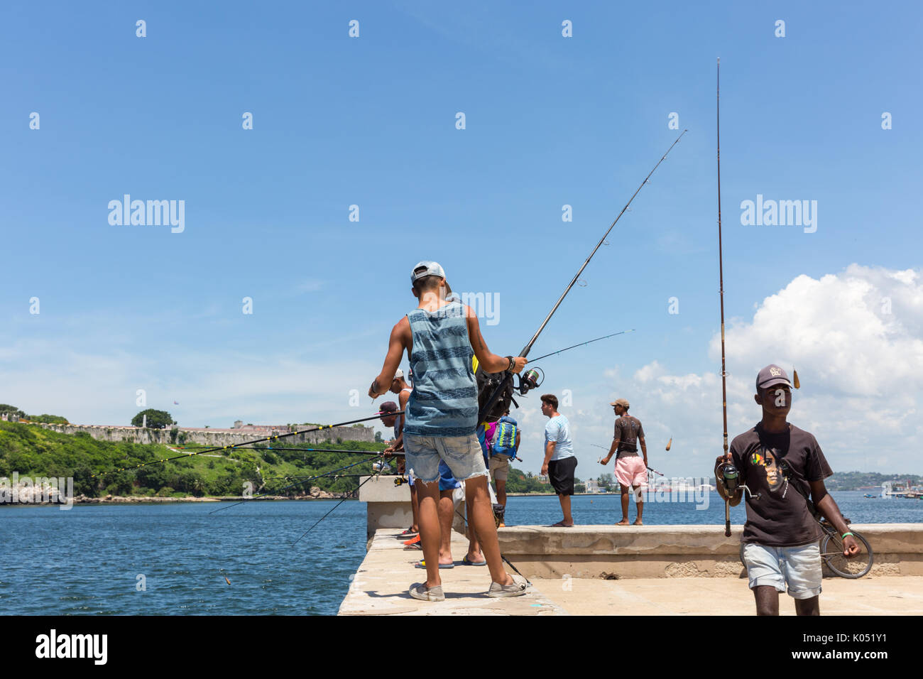 Cuban men fishing hi-res stock photography and images - Alamy