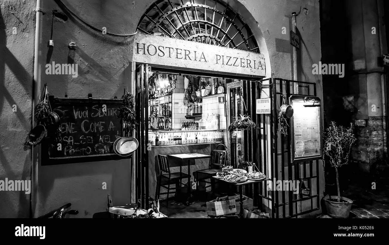 Beautiful Italian style Pizzeria in the historic district in Rome ...