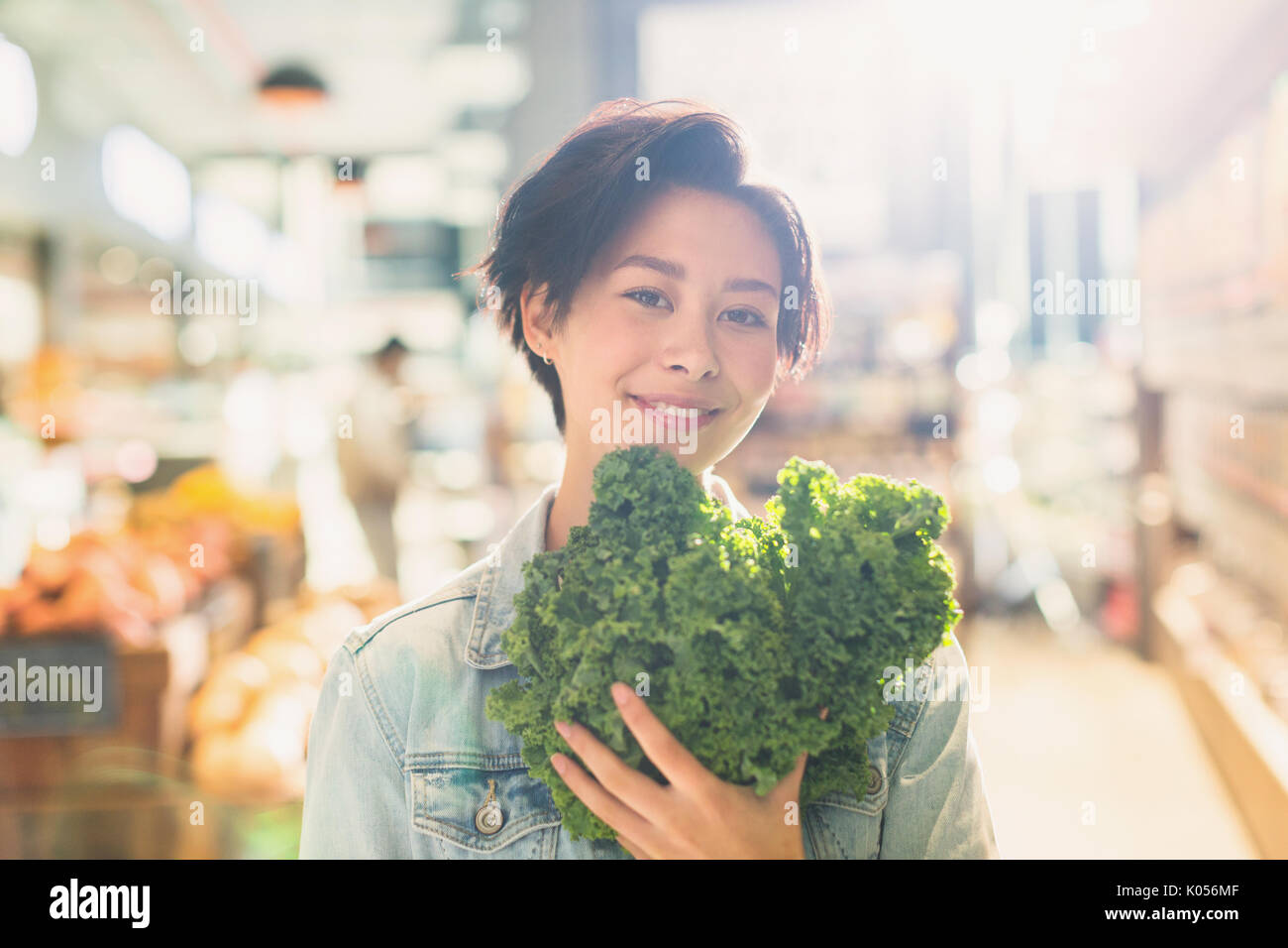 Fresh grocery store hi-res stock photography and images - Alamy