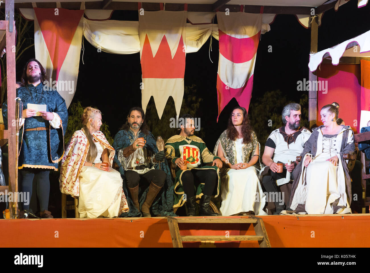 Medieval clothes hi-res stock photography and images - Alamy