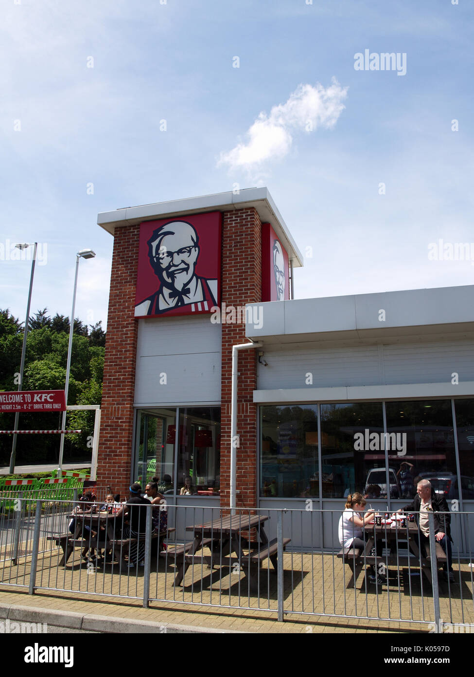 Kfc uk bucket hi-res stock photography and images - Alamy