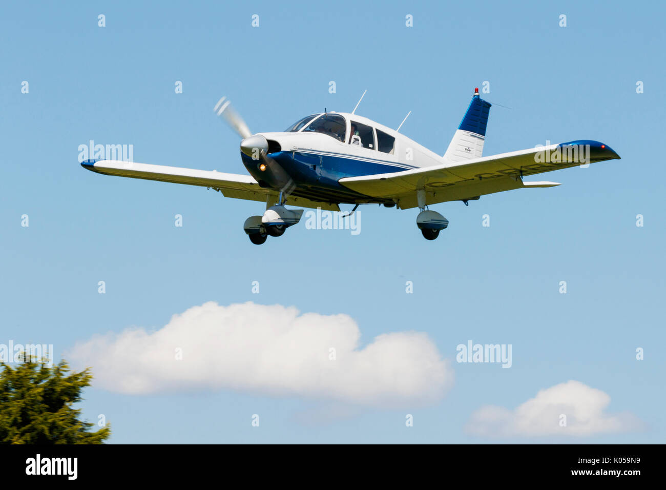 Piper PA-28-161 Cherokee Arrow II G-GBAB Stock Photo - Alamy