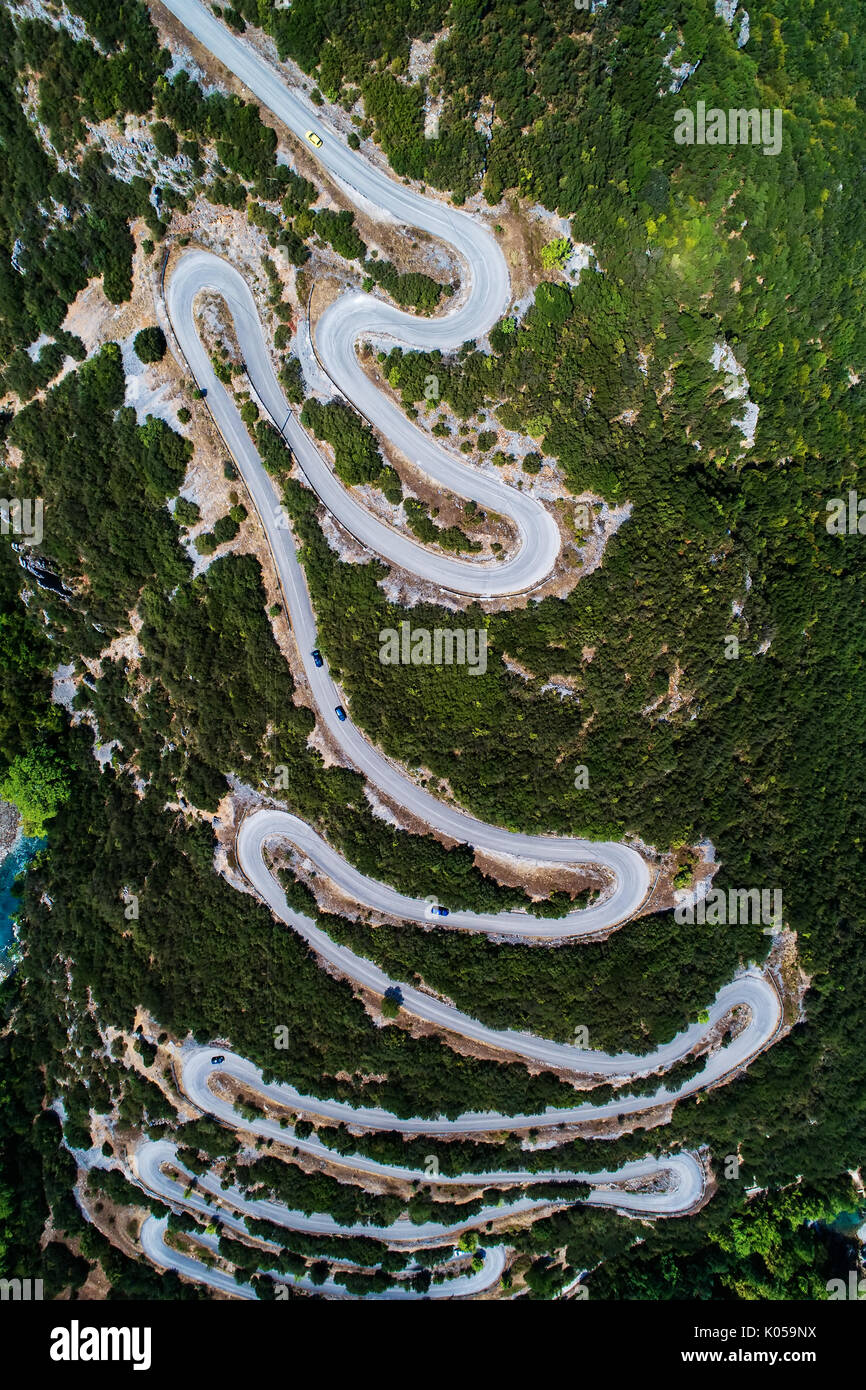 Zigzag road hi-res stock photography and images - Alamy